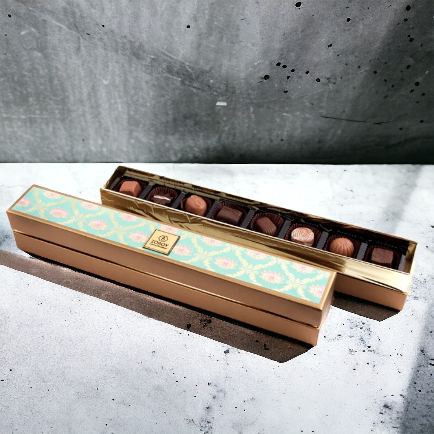 ZOROY Long Lotus Box of 8 Assorted Delite Chocolate Gift Pack (88 Gms)